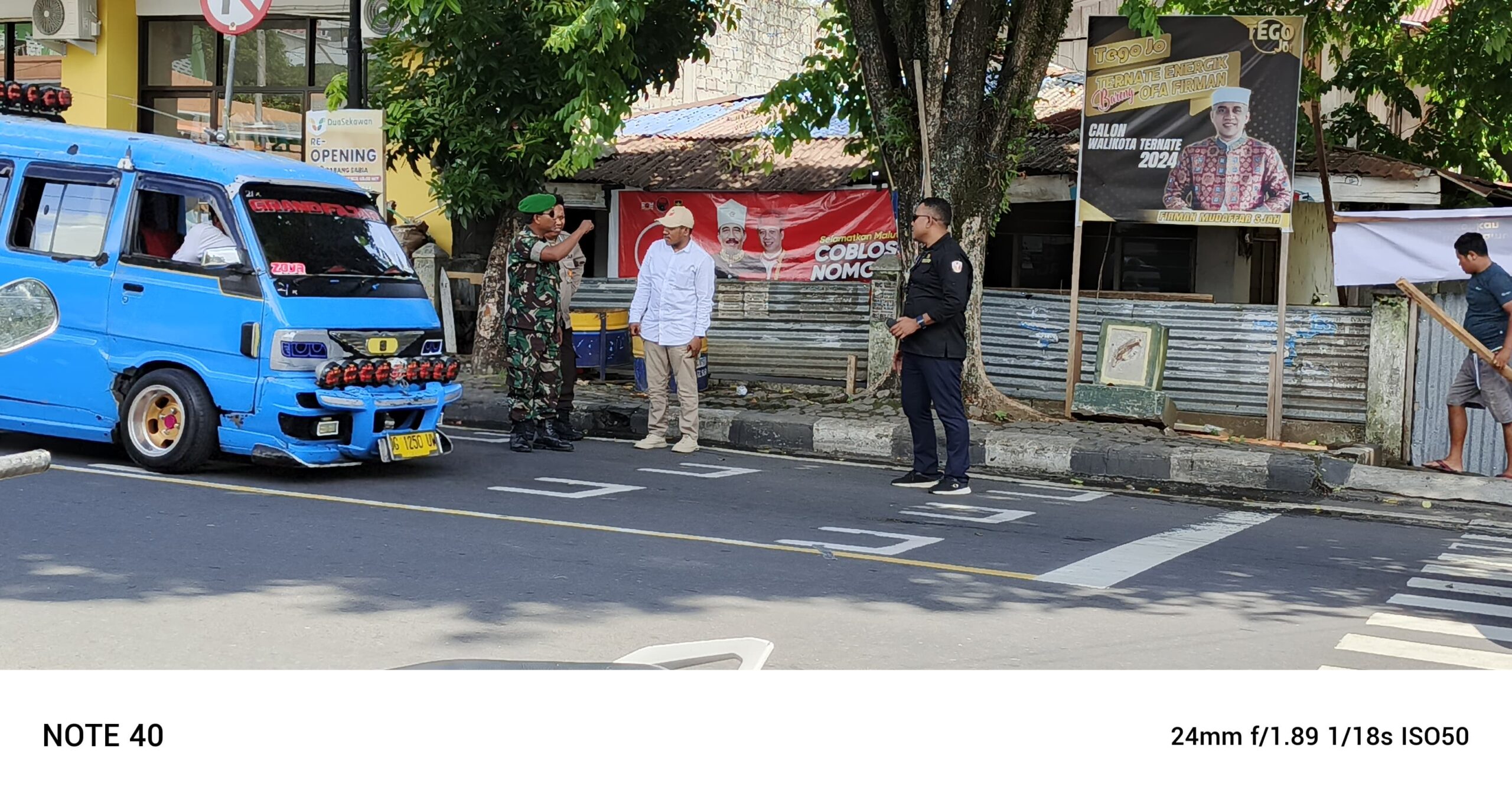 Gerak Cepat, Panwaslu Ternate Utara Tertibakan Baliho Isu Sara - Malut ...